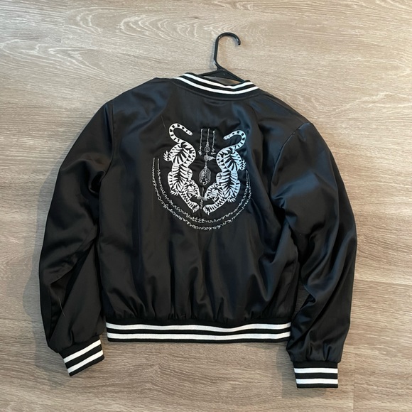 Brandy Melville | Jackets & Coats | Brandy Melville Bomber Jacket ...